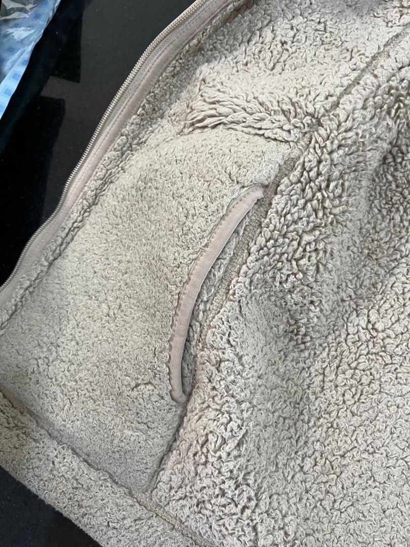 Uniqlo thick fleece reversible jacket, Women's Fashion, Coats, Jackets ...