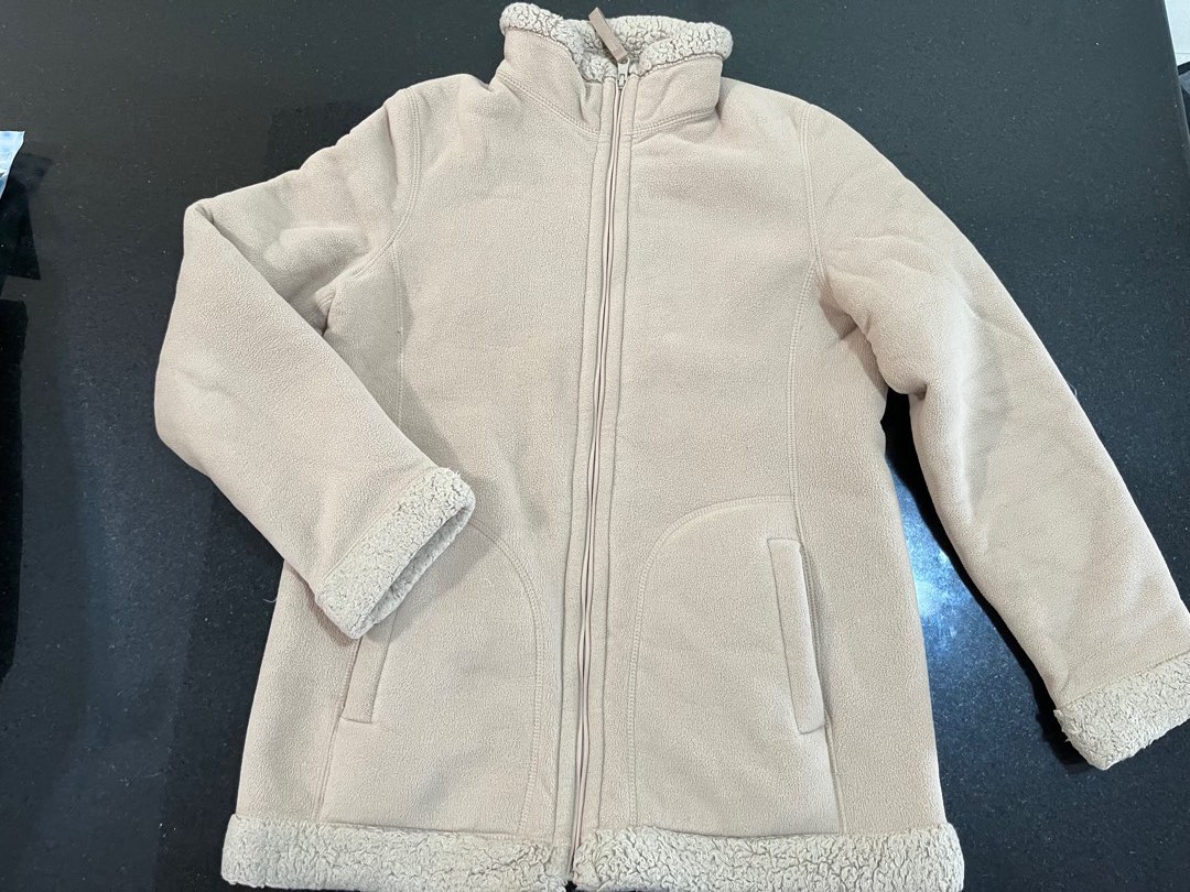 Uniqlo thick fleece reversible jacket, Women's Fashion, Coats, Jackets ...