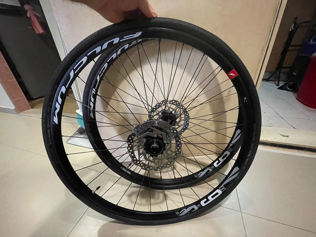 Axle through Wheelset, Sports Equipment, Bicycles & Parts, Parts ...