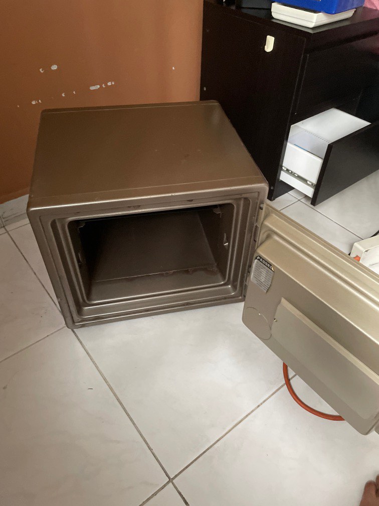 Working safe, can lock and open with key, Furniture & Home Living ...