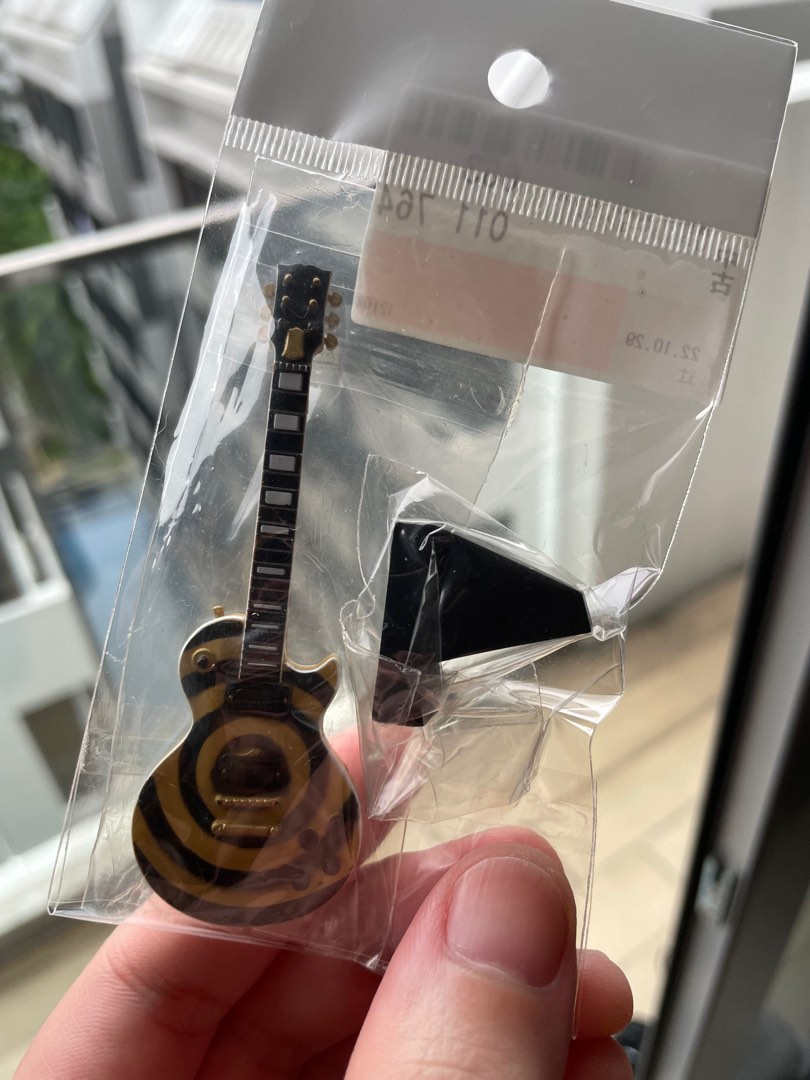 Zack Wylde - Beck mini guitar collection 1/12th scale, Hobbies & Toys ...