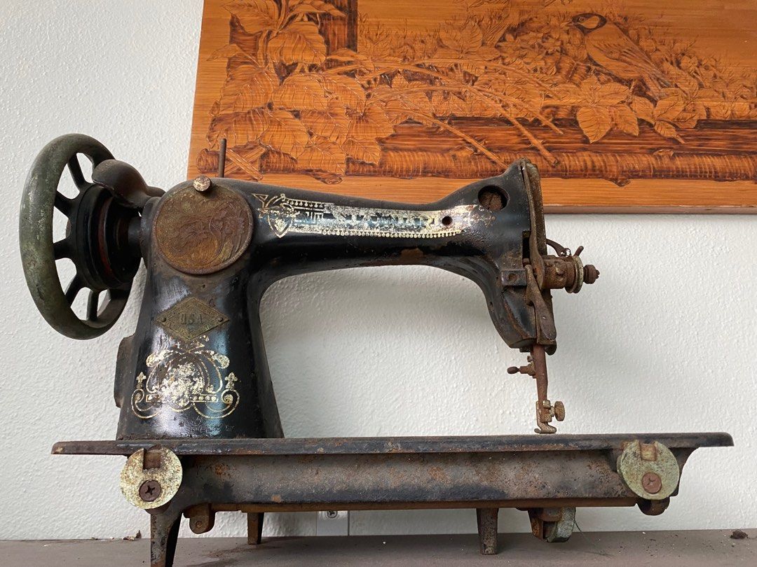 Antique Sewing Machine, Hobbies & Toys, Collectibles & Memorabilia ...