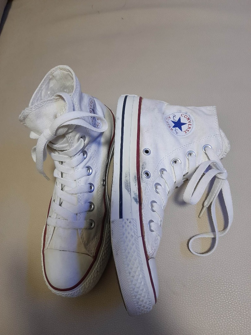 Converse White Chuck Taylor Original Size 4 (women), Women's Fashion ...