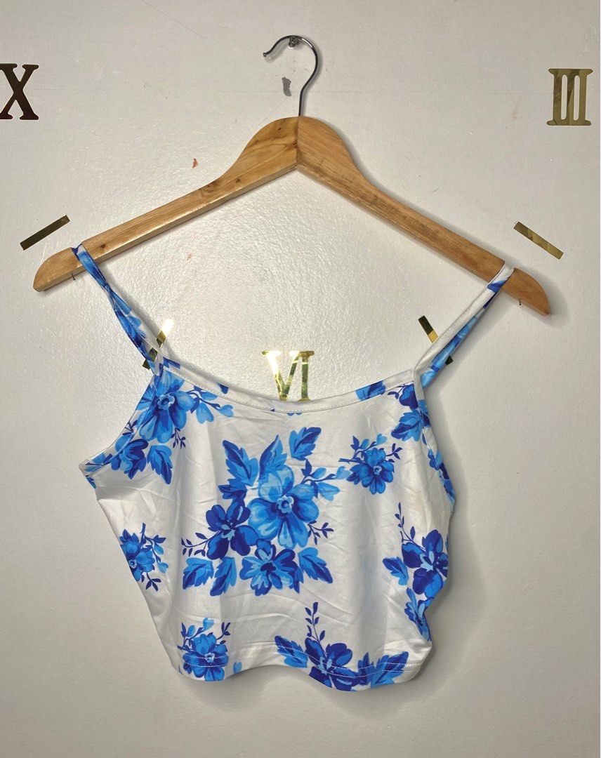 floral crop top (semi silk fabric), Women's Fashion, Tops, Sleeveless ...