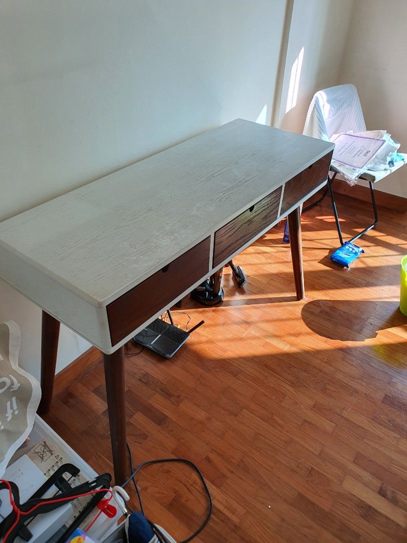 FREE Dressing Table, Furniture & Home Living, Furniture, Tables & Sets ...