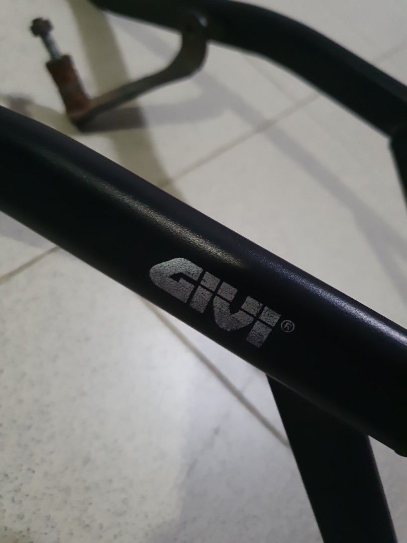 GIVI Top Box rack CBR150R, Motorcycles, Motorcycle Accessories on Carousell