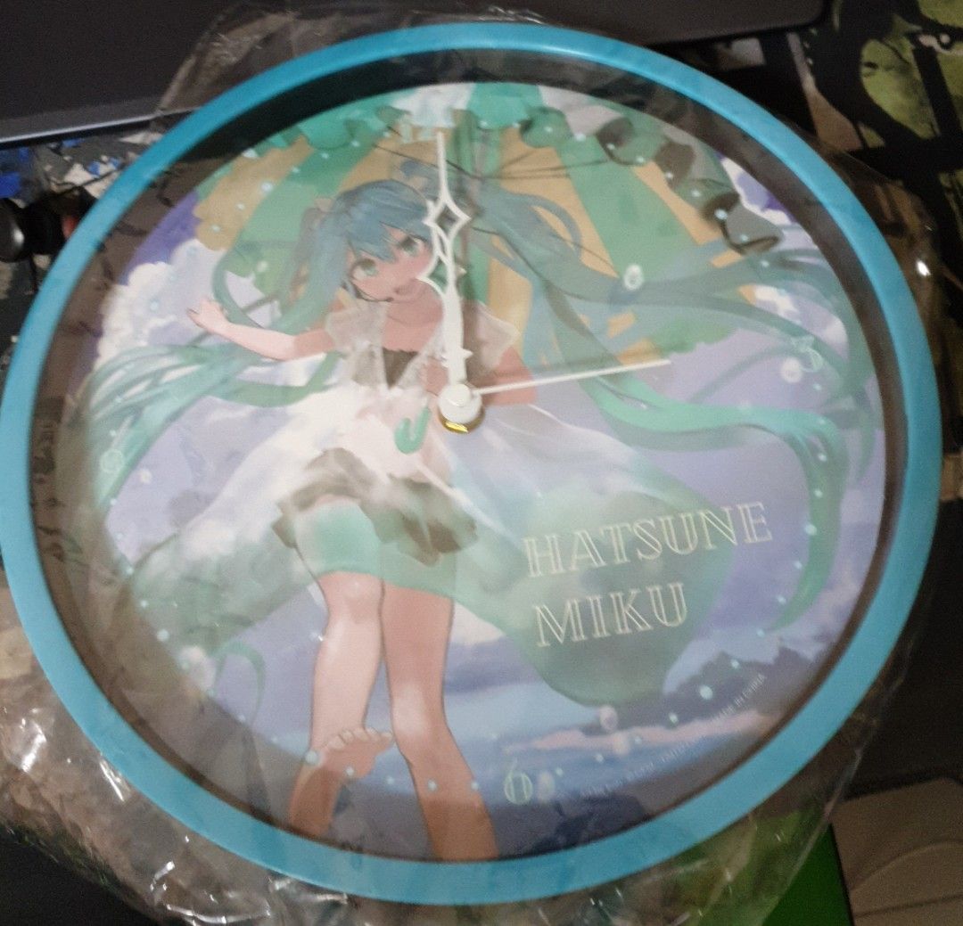 Hatsune Miku Drawn Wall Clock, Hobbies & Toys, Memorabilia ...