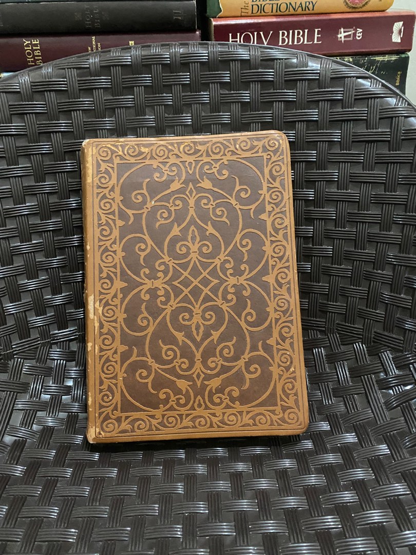 Holman HCSB, Hobbies & Toys, Books & Magazines, Religion Books on Carousell