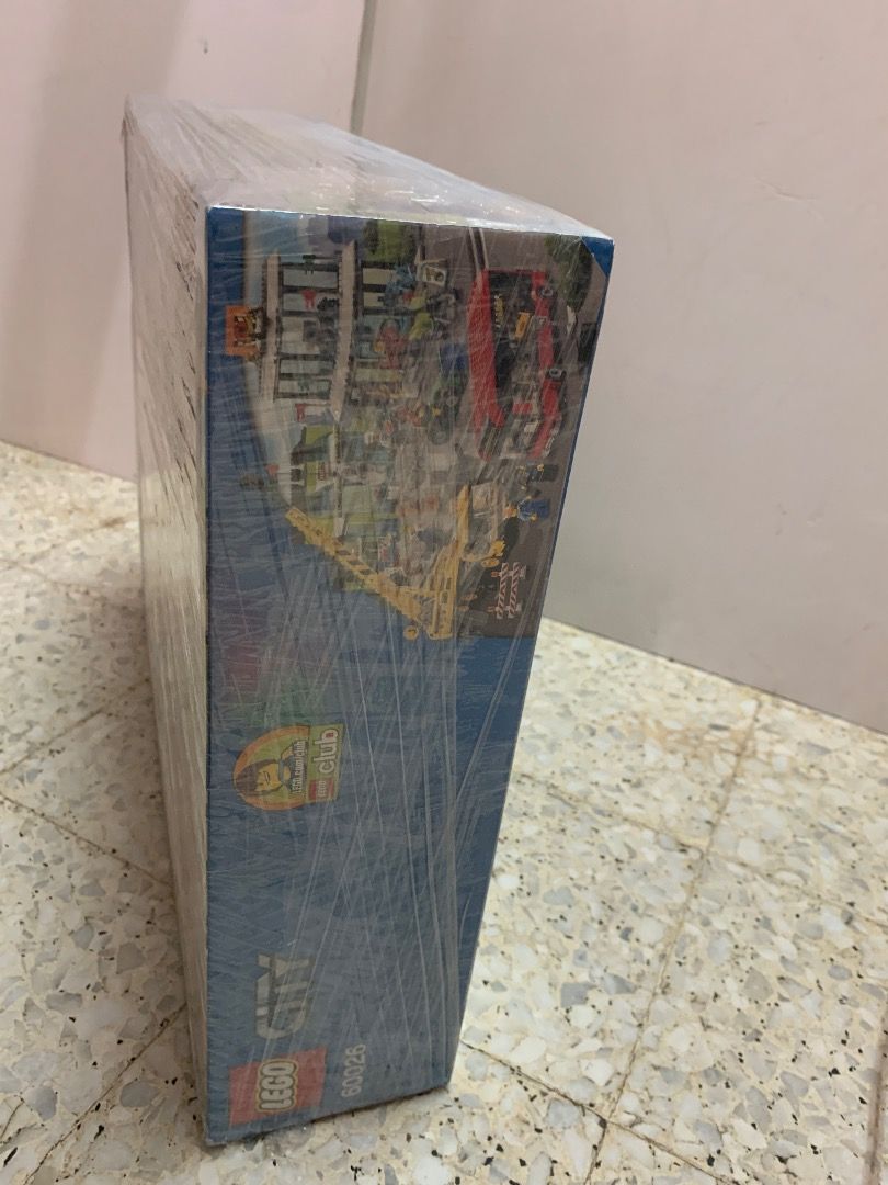 LEGO 60026 Town Square, Hobbies & Toys, Toys & Games on Carousell