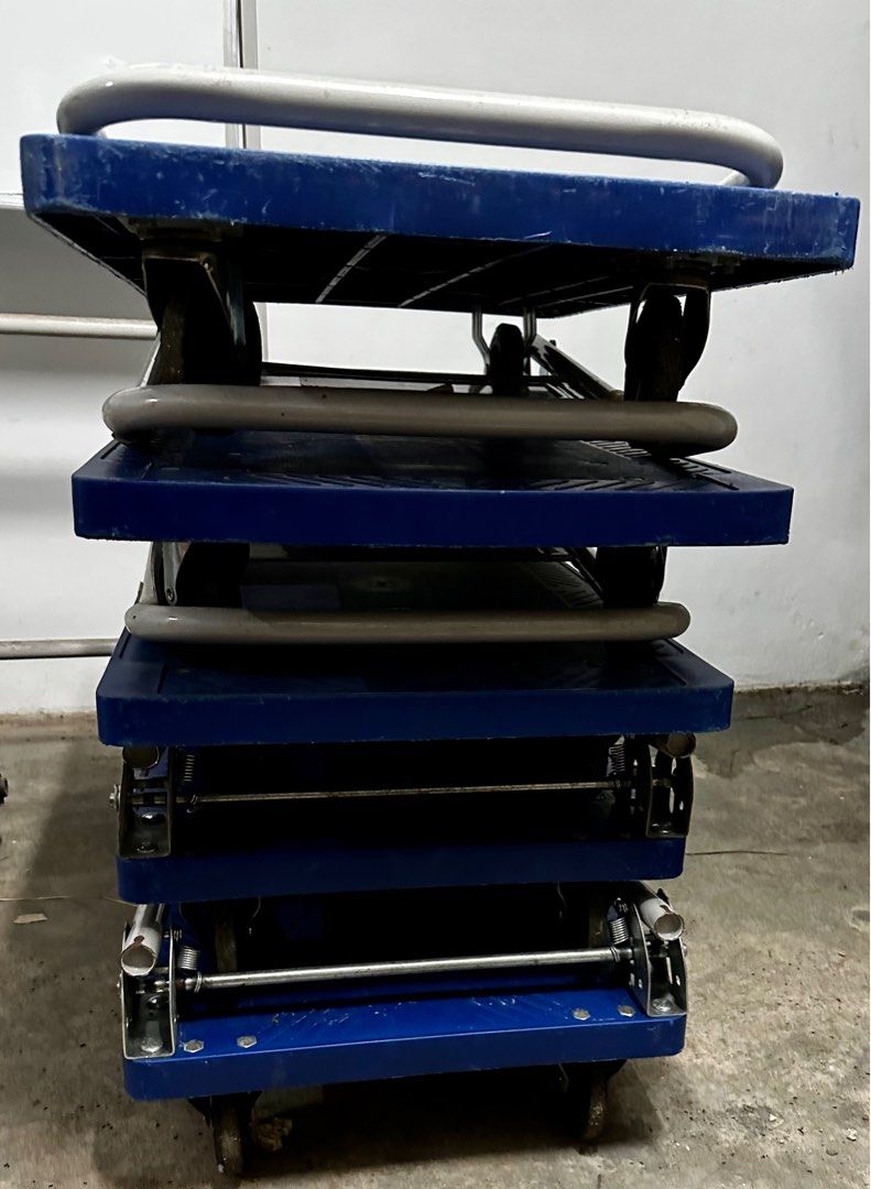 Light weight trolleys 50 - 75 Kg, Hobbies & Toys, Travel, Travel ...