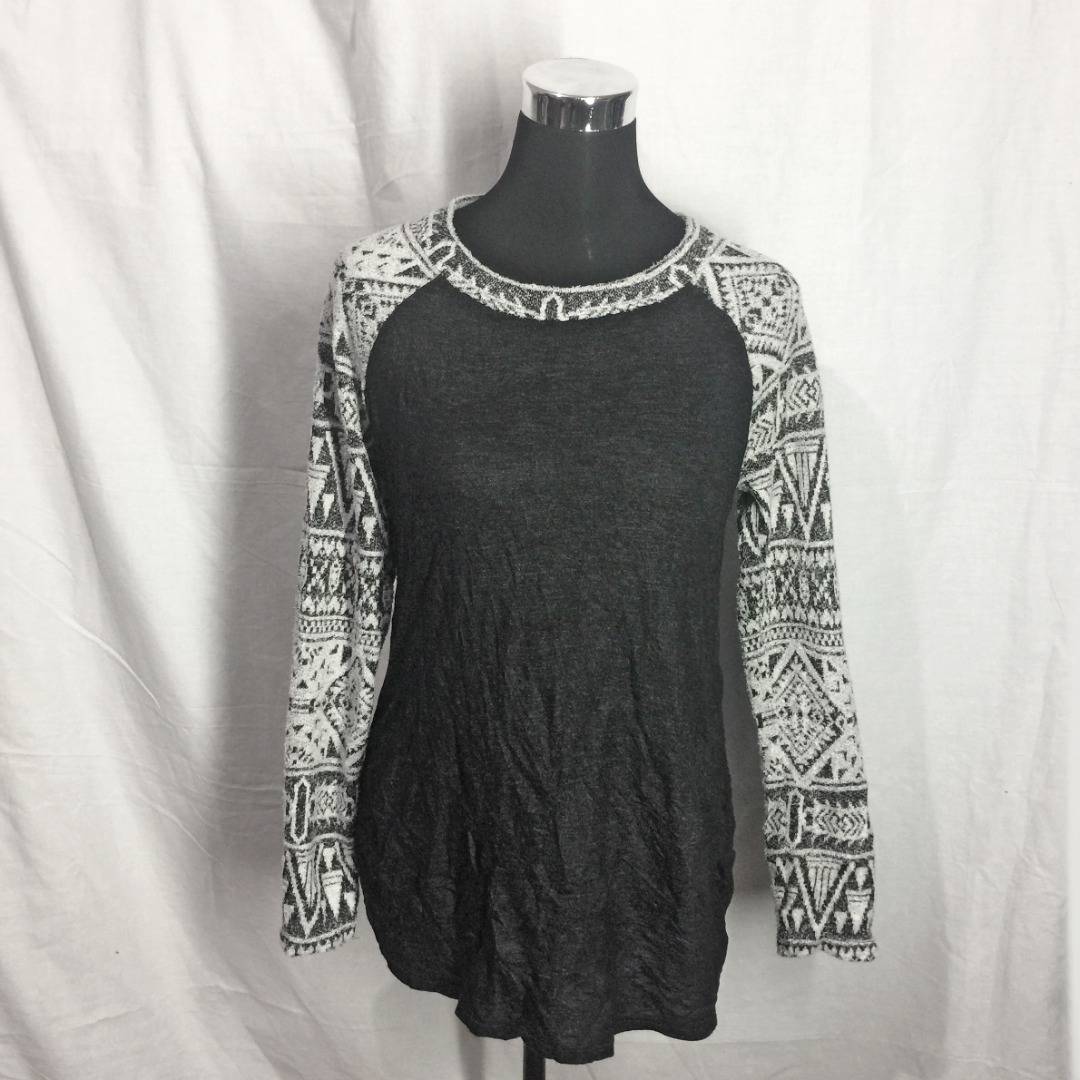 Longsleeves tribal, Women's Fashion, Tops, Longsleeves on Carousell