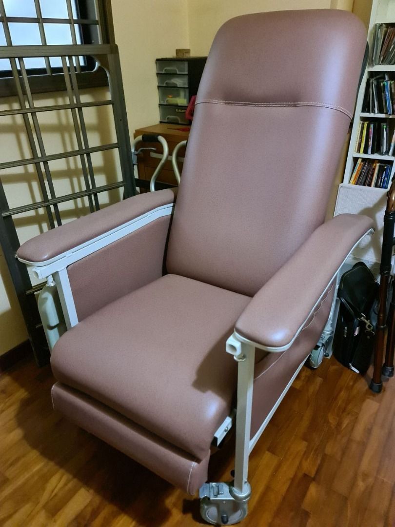 Mobile Recliner Geriatric Chair with Tray, Health & Nutrition ...