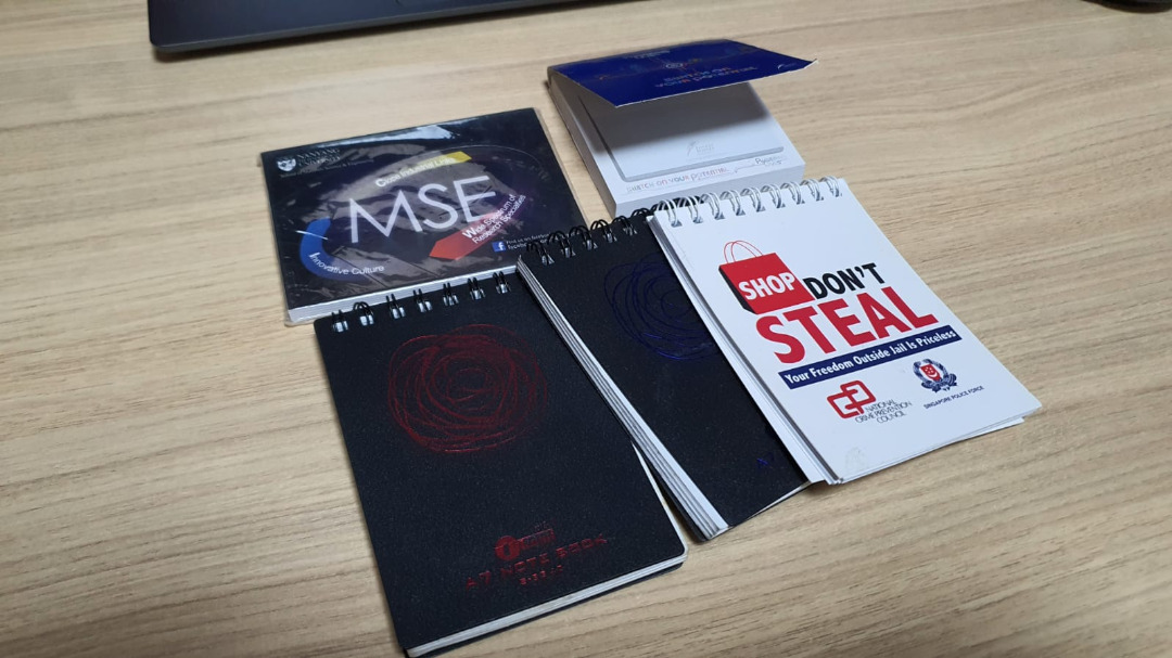 Mini notebooks, post it notes, Hobbies & Toys, Stationery & Craft ...