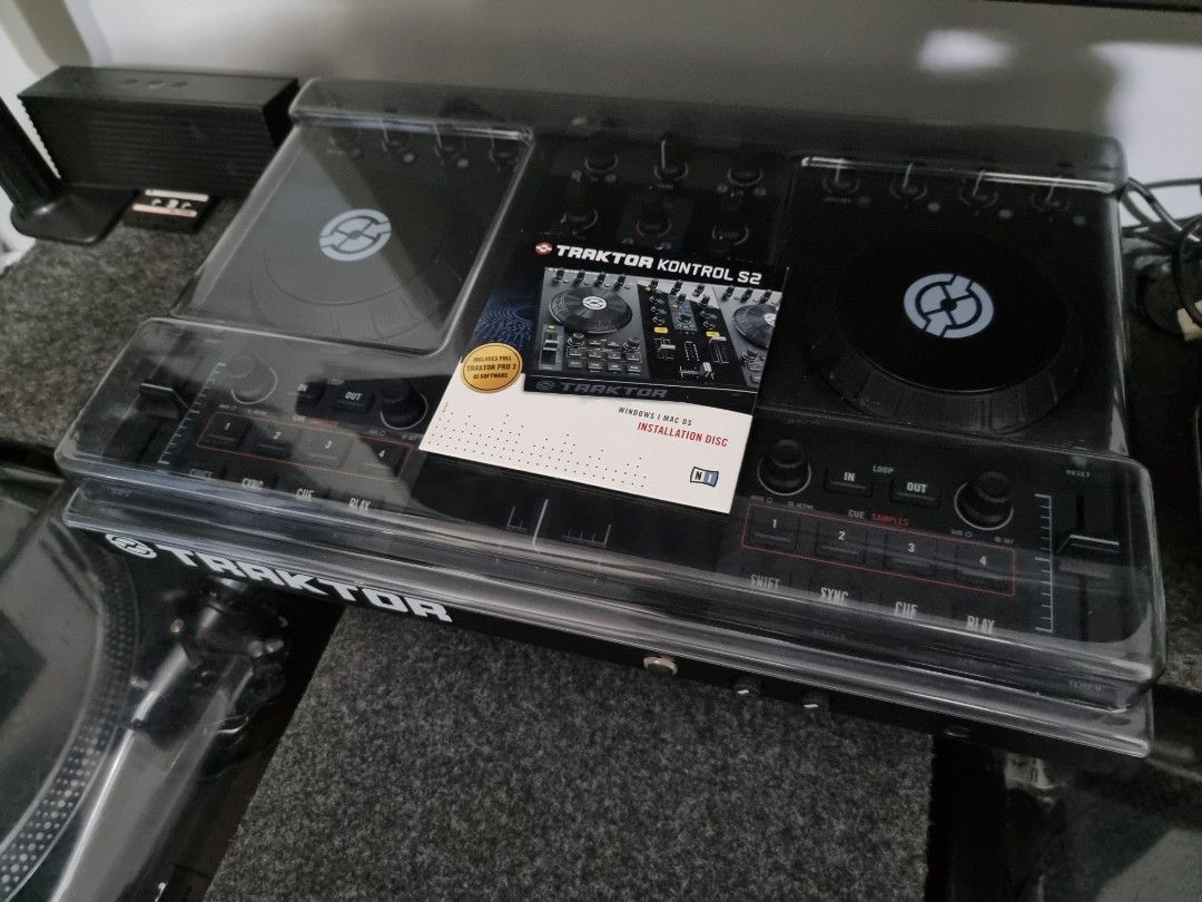 Native Instruments Traktor Kontrol S2 Dj mixer interface.( Pioneer ...