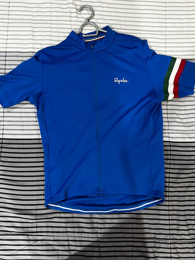 Original rapha classic flyweight jersey, Men's Fashion, Activewear on Carousell