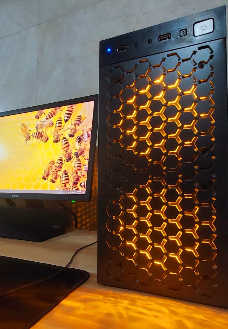 PROJECT HONEYCOMB GAMING PC, Computers & Tech, Desktops on Carousell