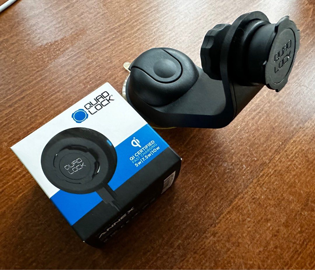 Quad Lock Wireless Charging Head (V2) and Suction Windscreen/Dash Mount ...