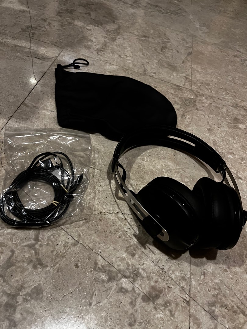 Sennheiser Momentum 2 AEBT, Audio, Headphones & Headsets on Carousell