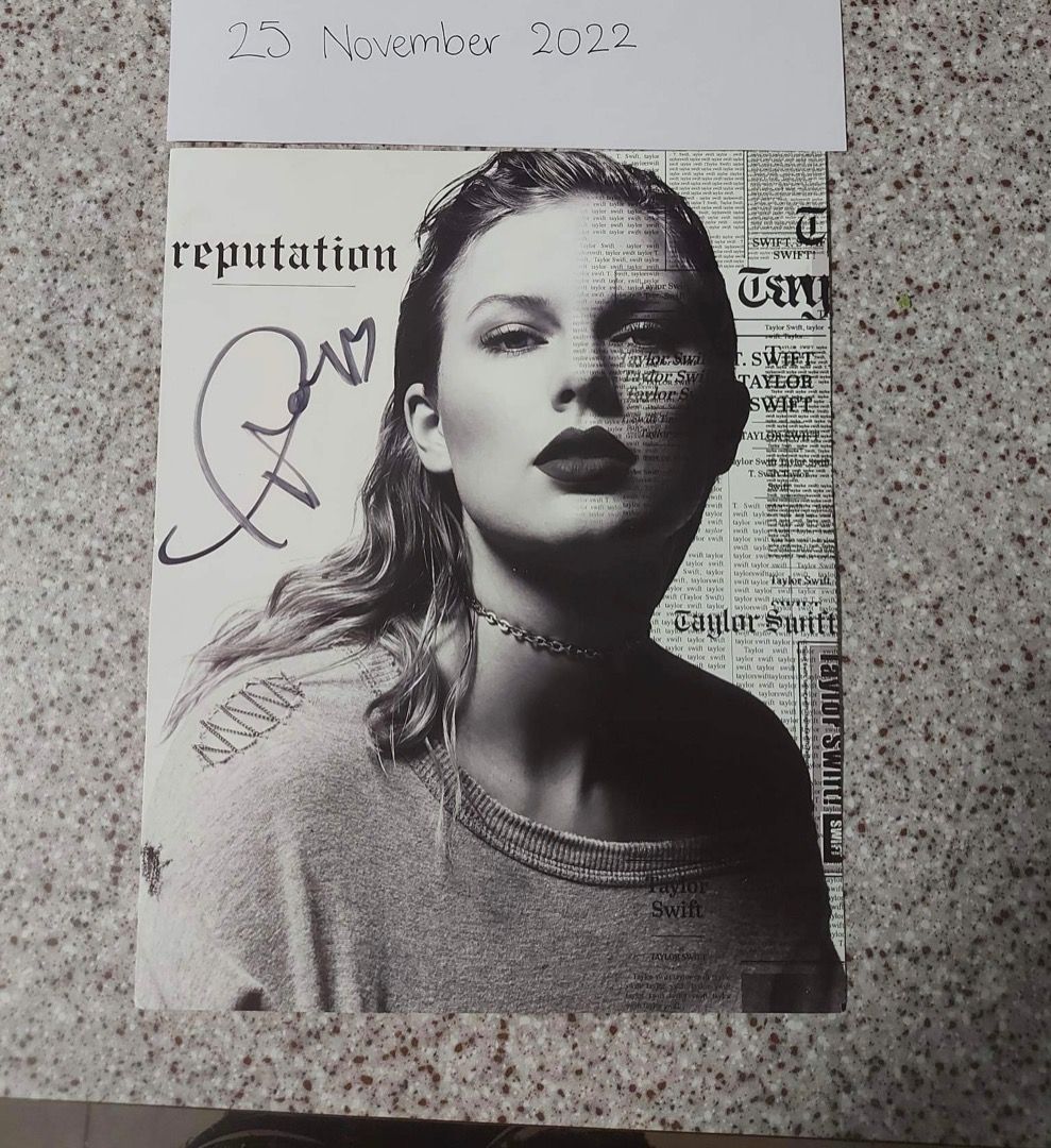 Signed Reputation 8x10 Photo Poster Taylor Swift, Hobbies & Toys, Music ...