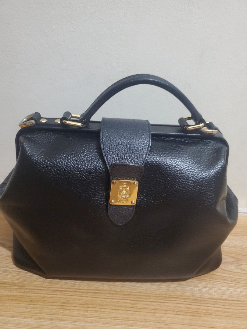 St. Scott two-way bag., Men's Fashion, Bags, Sling Bags on Carousell