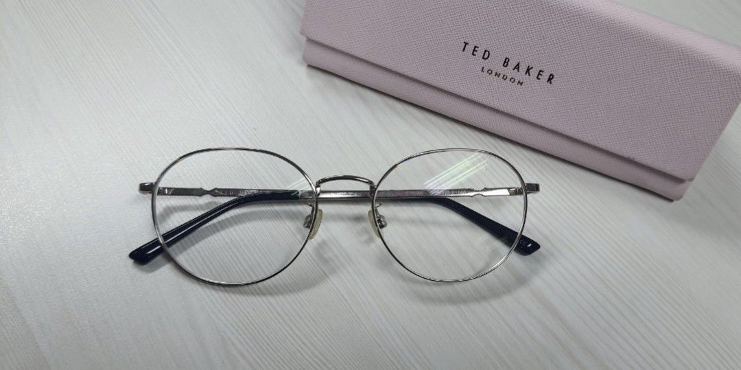 TED BAKER FRAME, Fesyen Pria, Aksesoris, Kacamata di Carousell