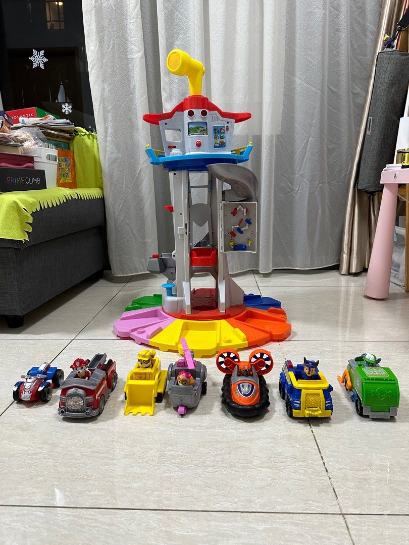 Toys - Paw Patrol watchtower with 7 cars and 6 dogs, Babies & Kids ...