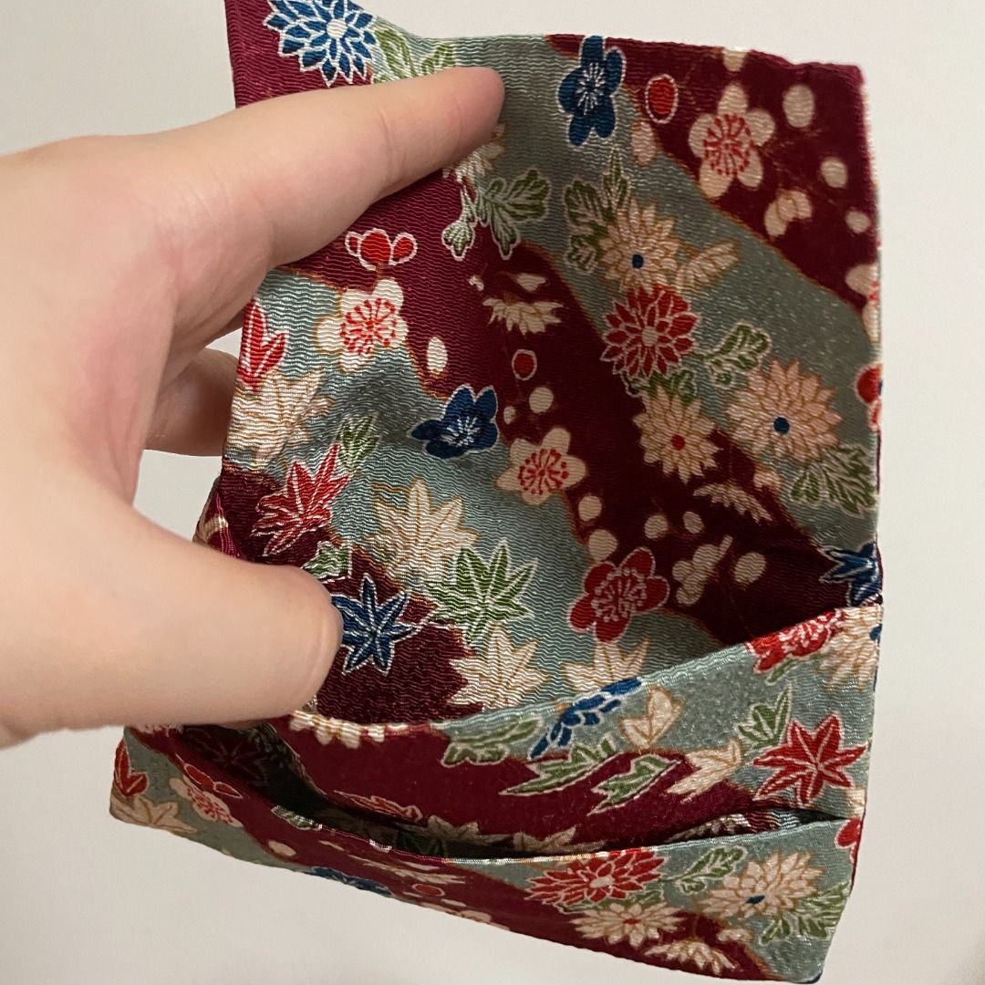 TRADITIONAL BATIK DESIGN TISSUE POUCH PURSE WALLET, Women's Fashion ...