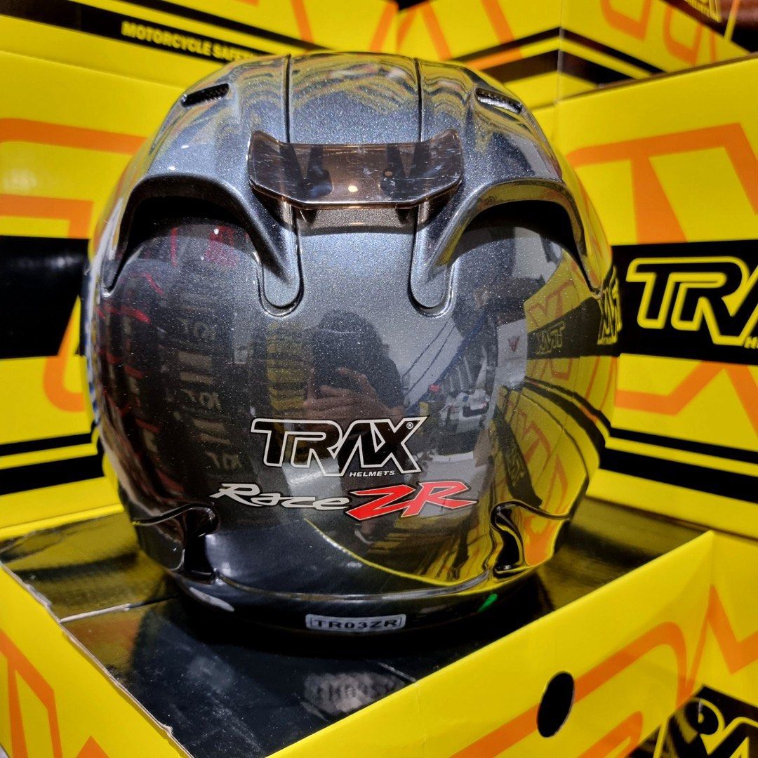 Trax TR03ZR L size, Motorcycles, Motorcycle Accessories on Carousell