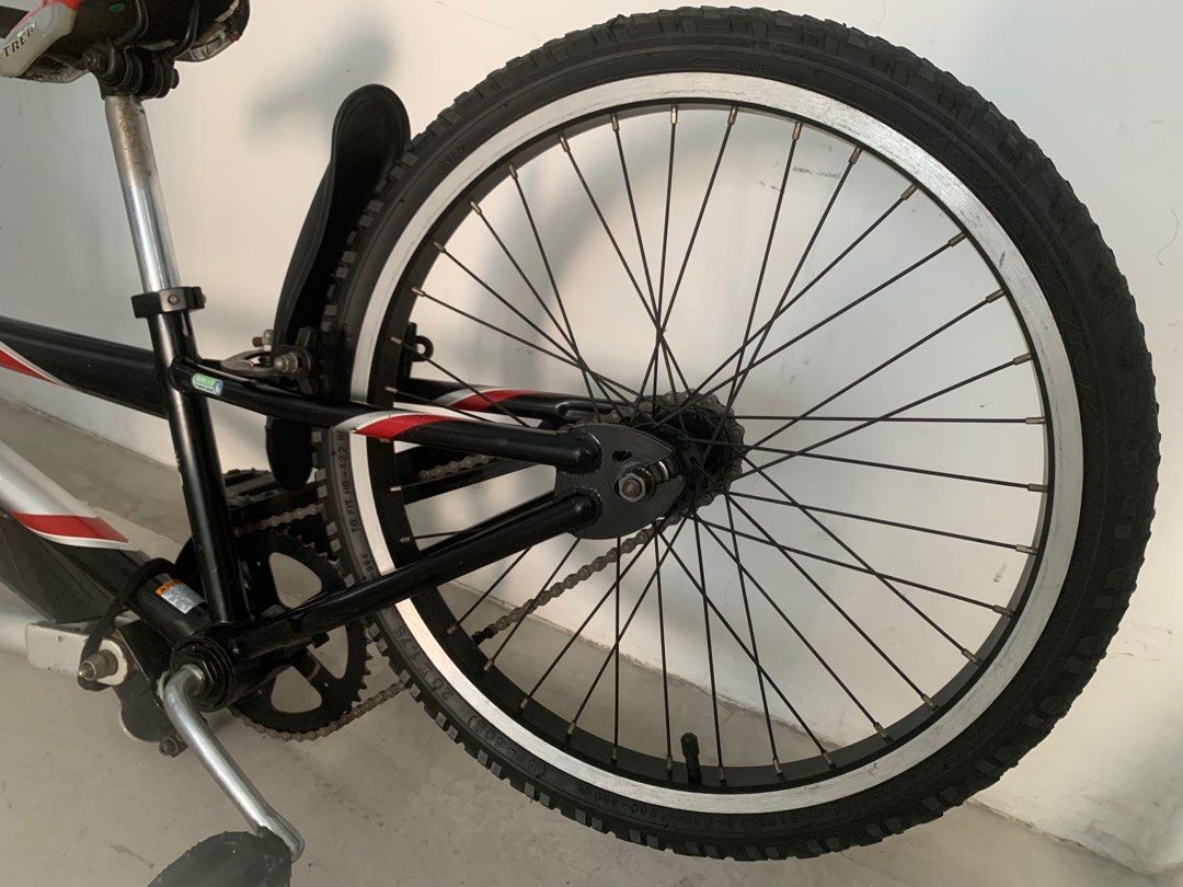 Trek tag along kids bicycle trailer, Sports Equipment, Bicycles & Parts ...