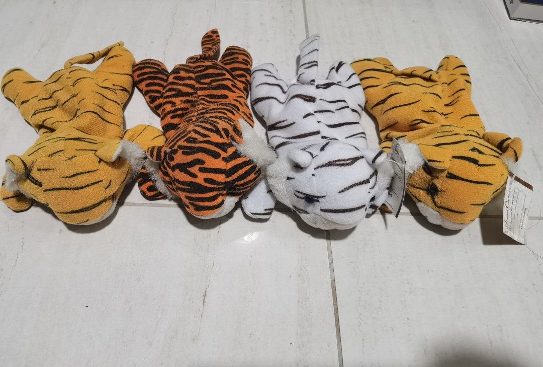 Vintage Esso Tiger Set of 4, Hobbies & Toys, Toys & Games on Carousell