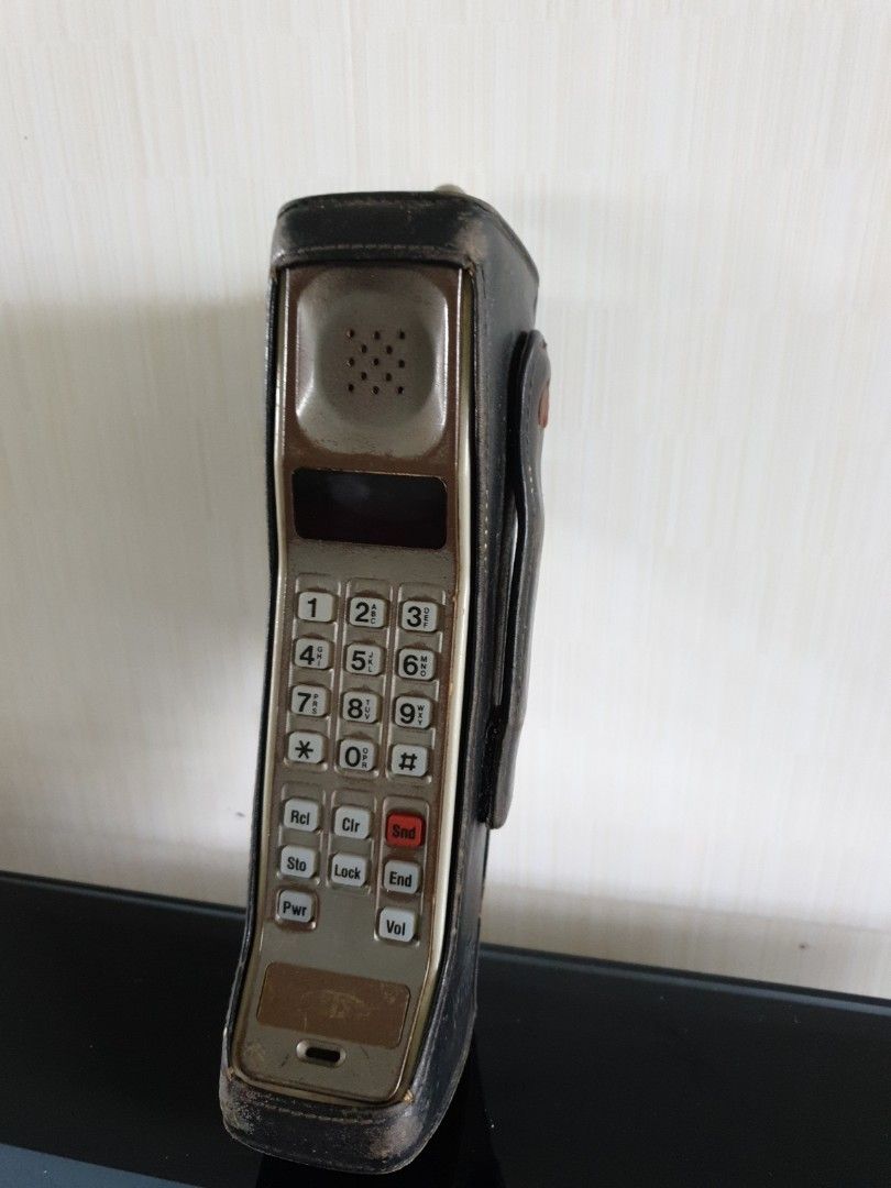 Vintage Motorola Handphone, Hobbies & Toys, Memorabilia & Collectibles ...