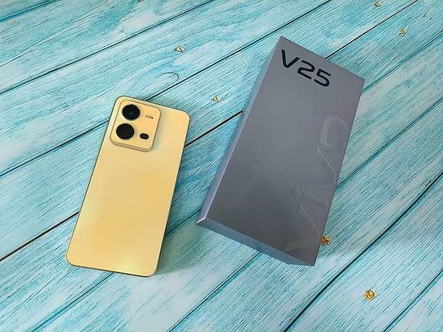 Vivo V25 5g Sunshine Gold, Mobile Phones & Gadgets, Mobile Phones ...
