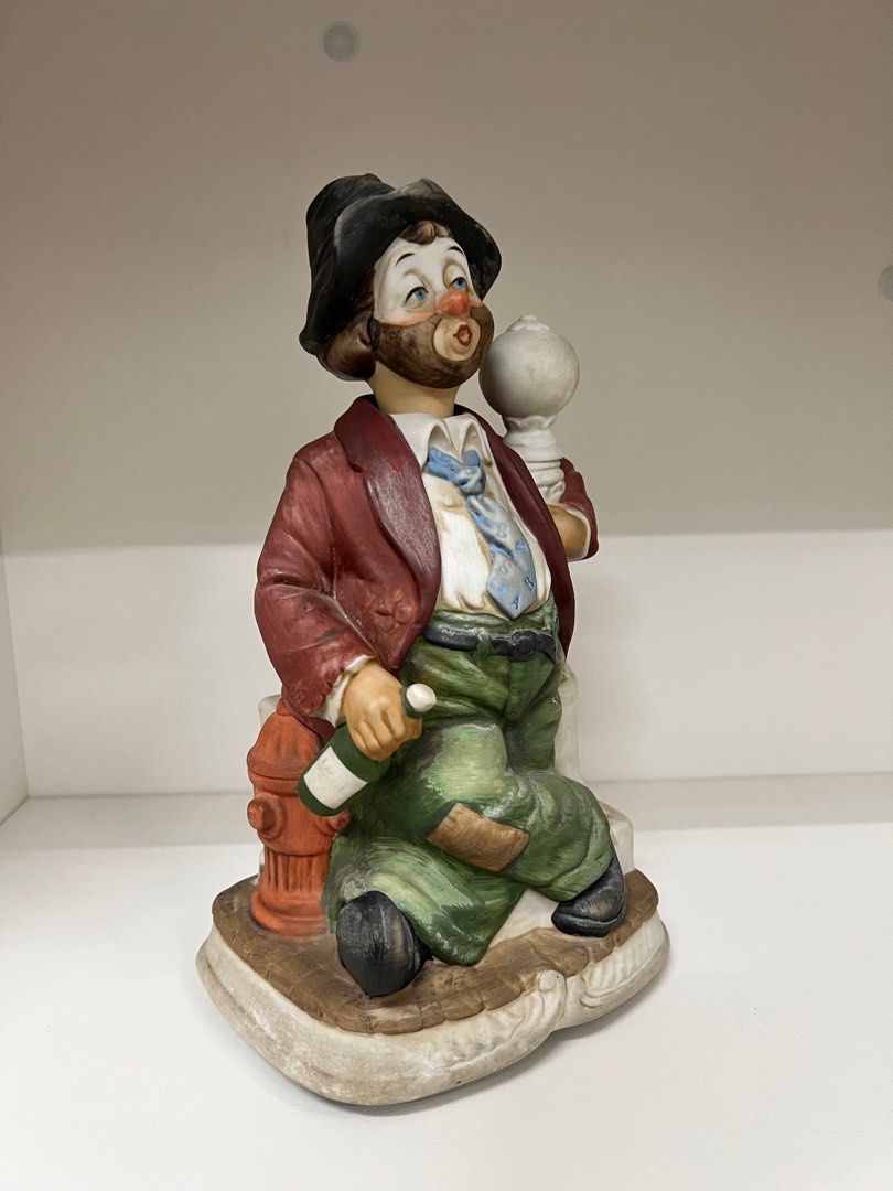 “Whistling Hobo” Handmade & hand-painted porcelain music box by Seiji ...