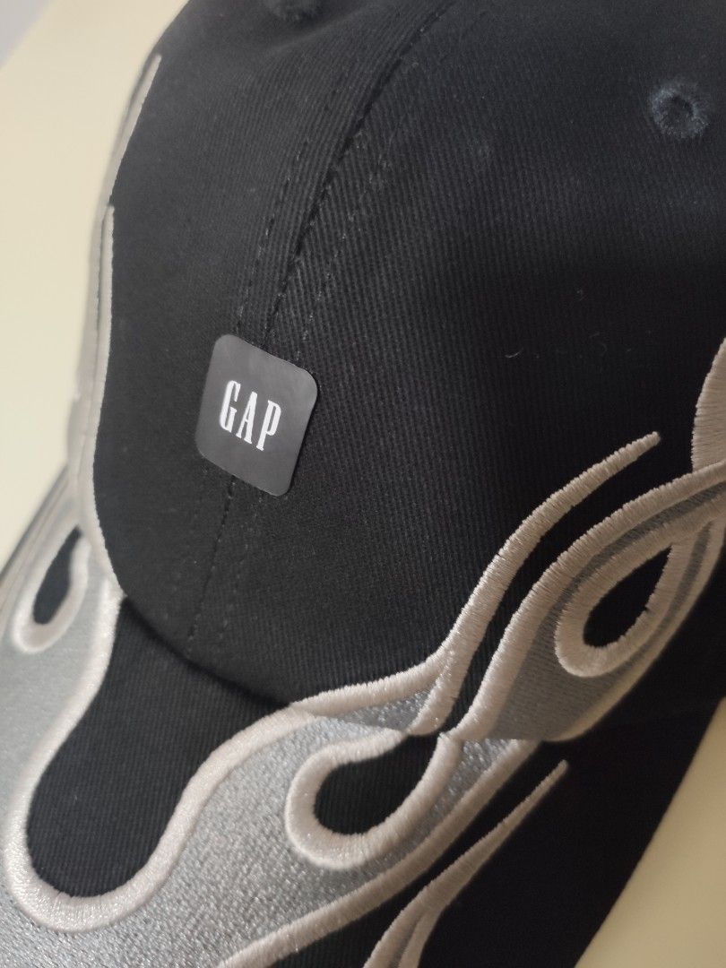 Yeezy GAP engineered by BLCG cap hat, 男裝, 手錶及配件, 棒球帽、帽 - Carousell