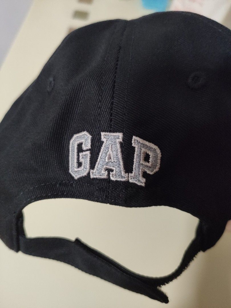 Yeezy GAP engineered by BLCG cap hat, 男裝, 手錶及配件, 棒球帽、帽 - Carousell