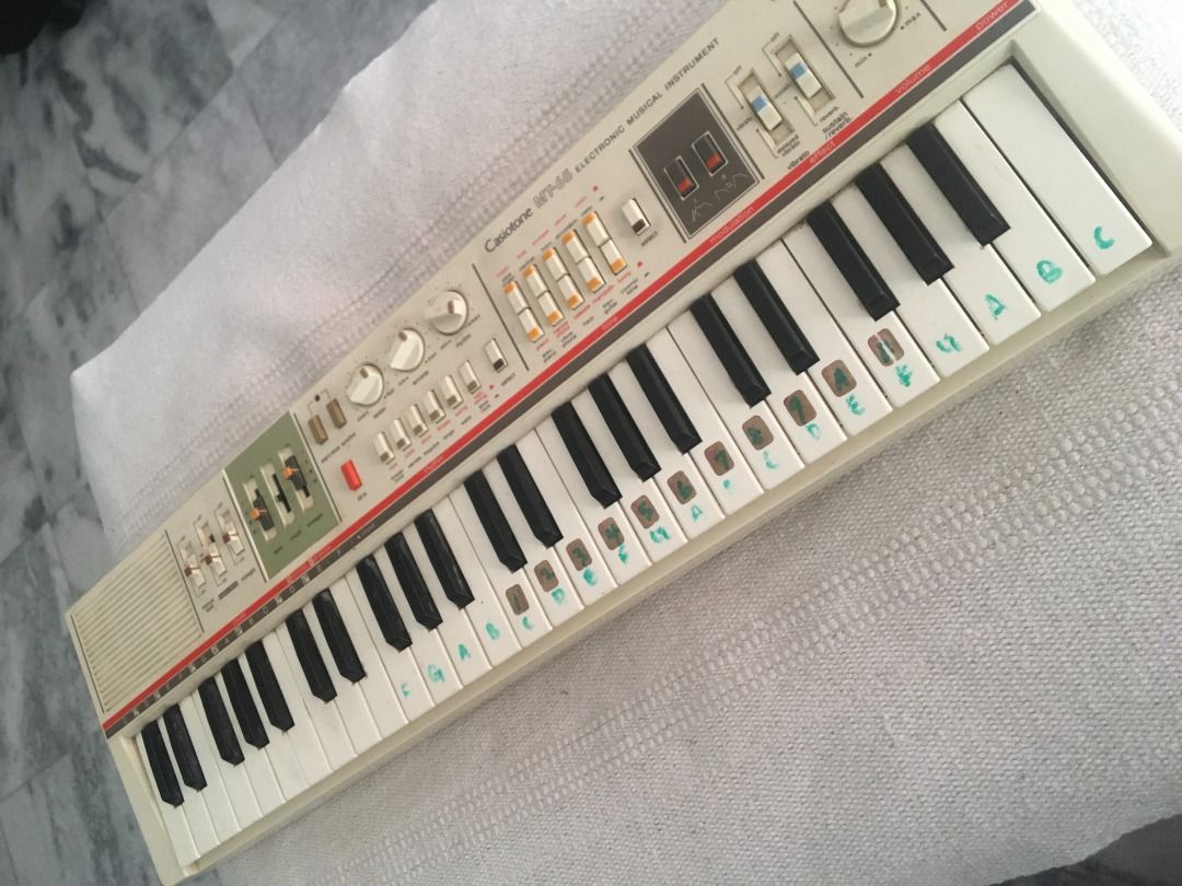 Casio Casiotone MT-65 (49-key synthesizer) (1983), Hobbies & Toys ...