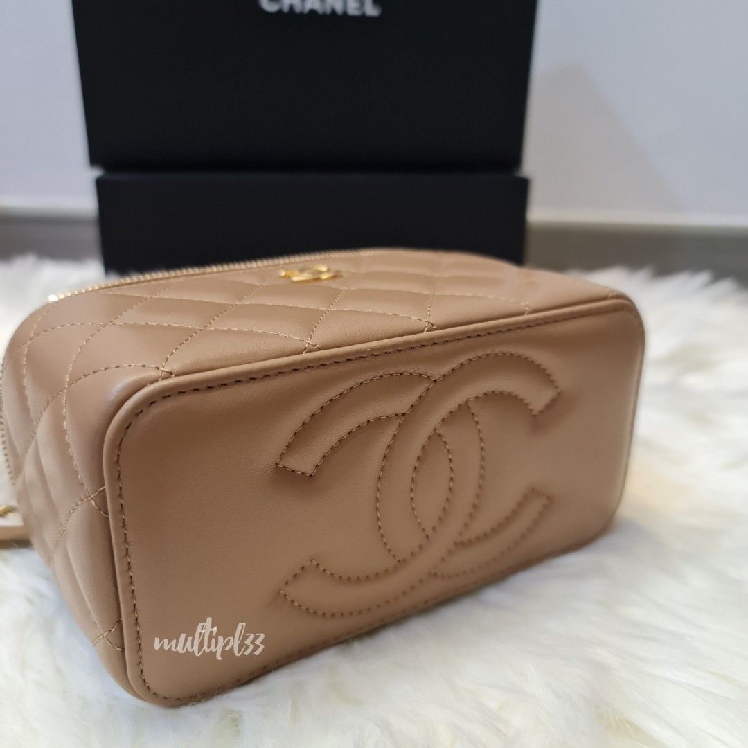 Chanel 22B Pearl Crush Beige Vanity, Luxury, Bags & Wallets on Carousell