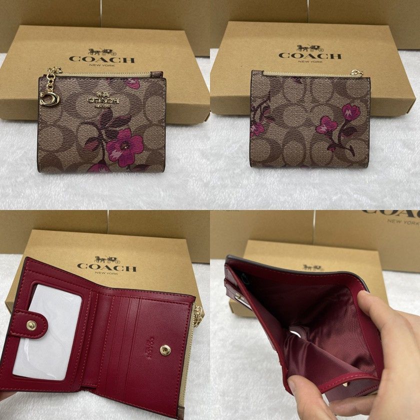 Coach Coin Purse, Women's Fashion, Bags & Wallets, Wallets & Card ...