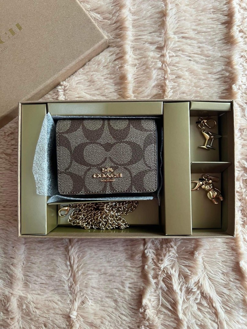 COACH Mini Wallet Sling (ORIGINAL), Luxury, Bags & Wallets on Carousell