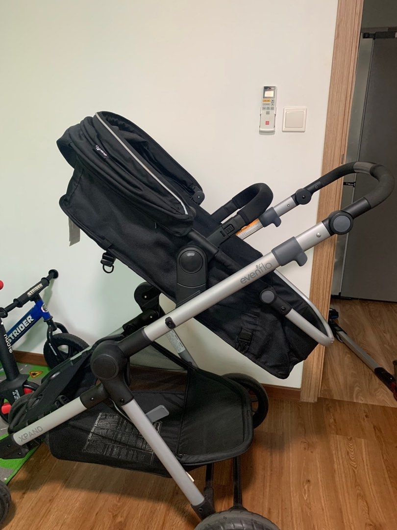 Evenflo pivot expand, Babies & Kids, Going Out, Strollers on Carousell