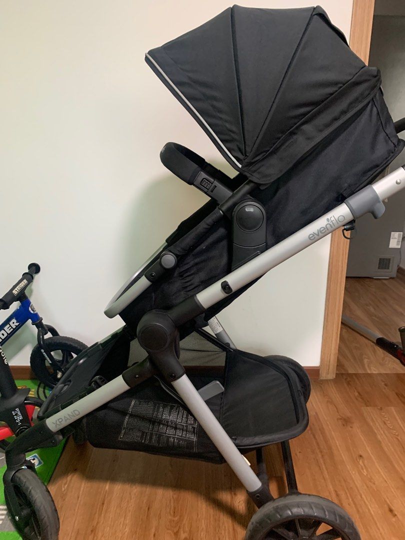 Evenflo pivot expand, Babies & Kids, Going Out, Strollers on Carousell