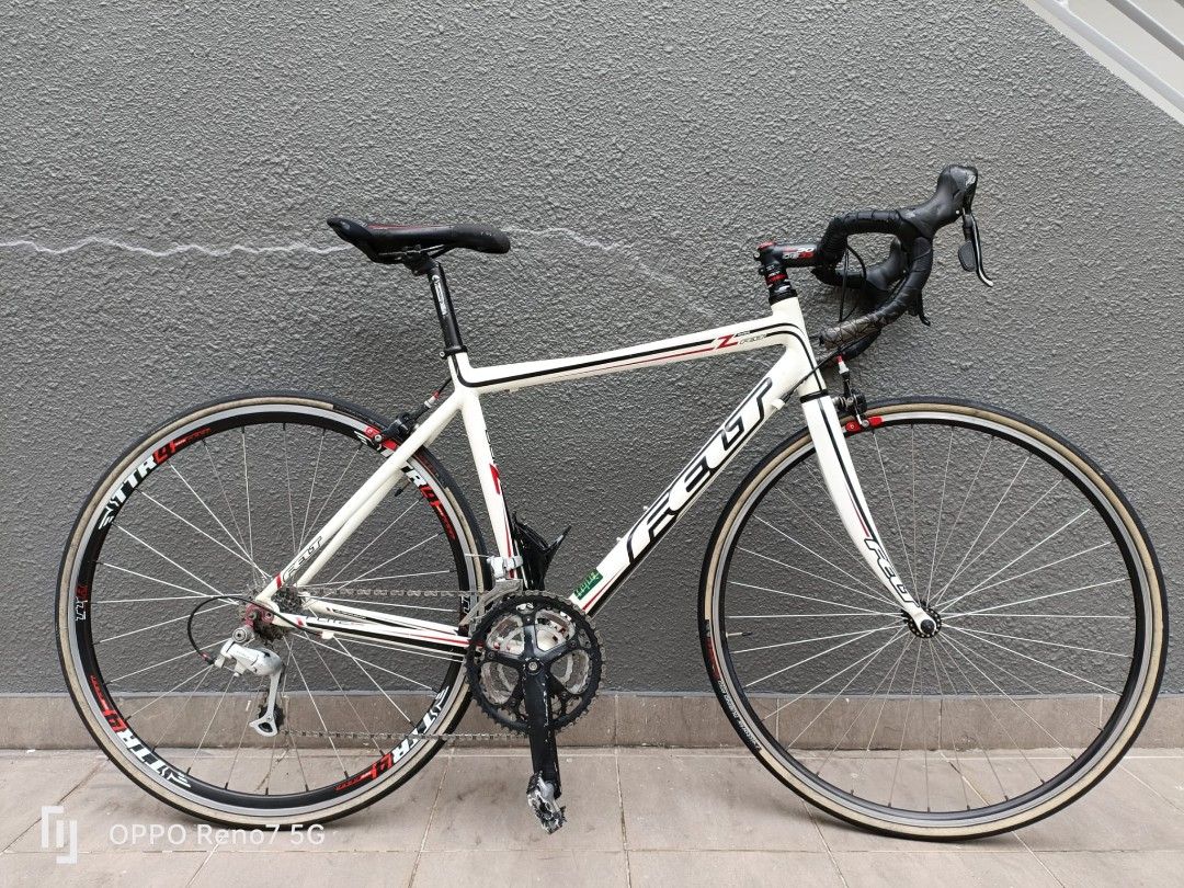 Felt road bike, Sports Equipment, Bicycles & Parts, Bicycles on Carousell
