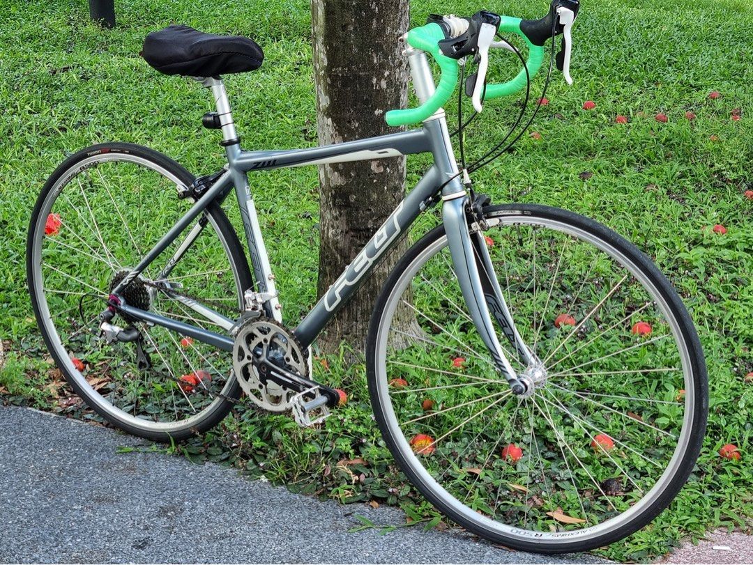 Felt road bike, Sports Equipment, Bicycles & Parts, Bicycles on Carousell
