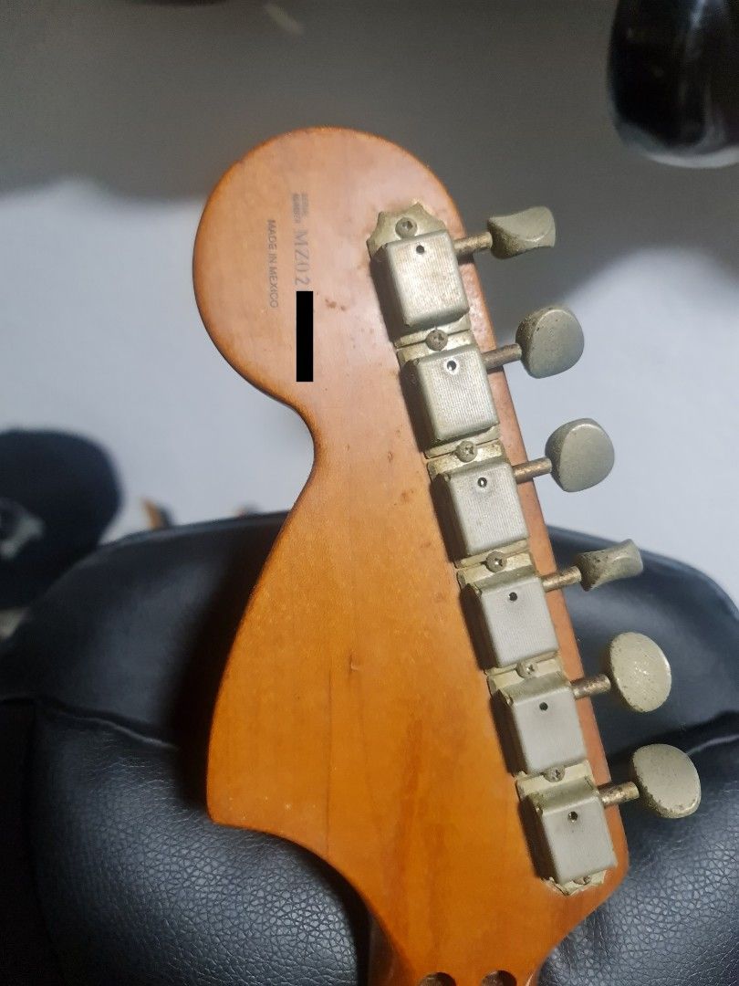 Fender mim strat, Hobbies & Toys, Music & Media, Musical Instruments on Carousell