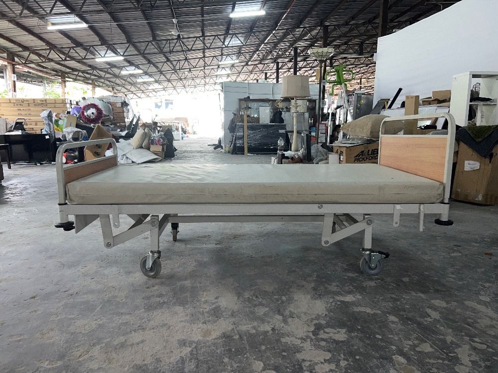 Hospital Single Size Bed Frame / Rangka Katil Saiz Single Hospital, Furniture & Home Living ...