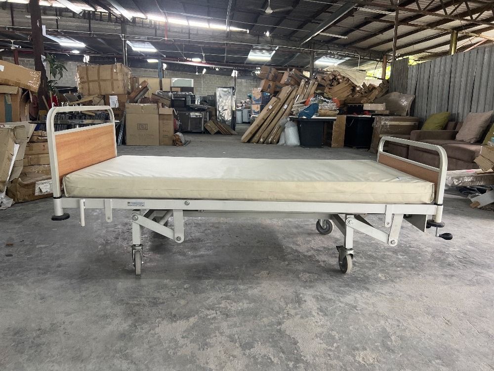 Hospital Single Size Bed Frame / Rangka Katil Saiz Single Hospital, Furniture & Home Living ...