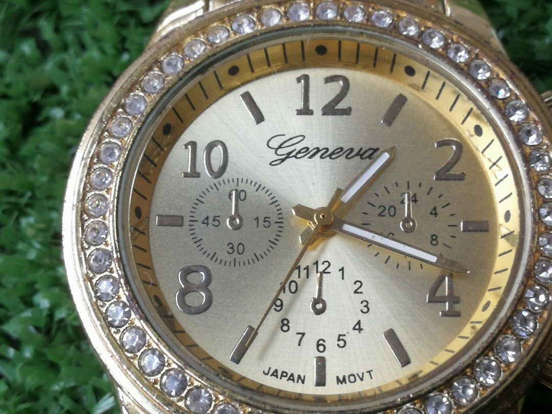 Jam geniva, Men's Fashion, Watches & Accessories, Watches on Carousell