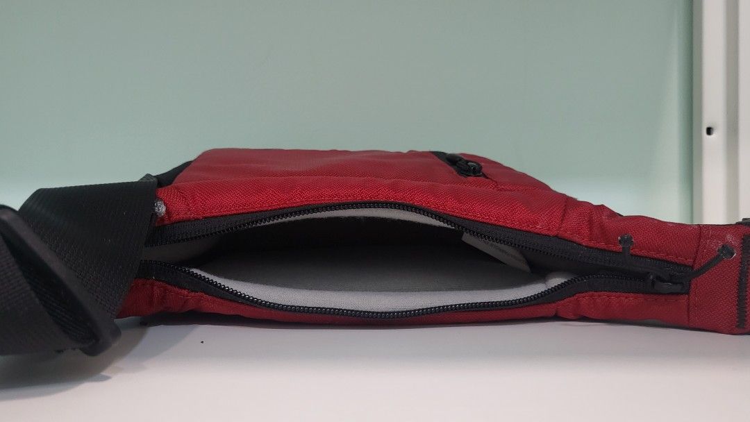 Lowepro streamline 100 camera bag, Photography, Photography Accessories ...