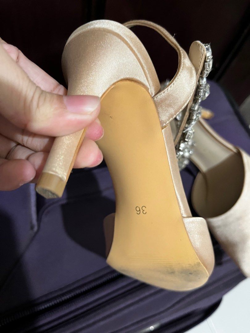 Matthews Heels, Women's Fashion, Footwear, Heels on Carousell