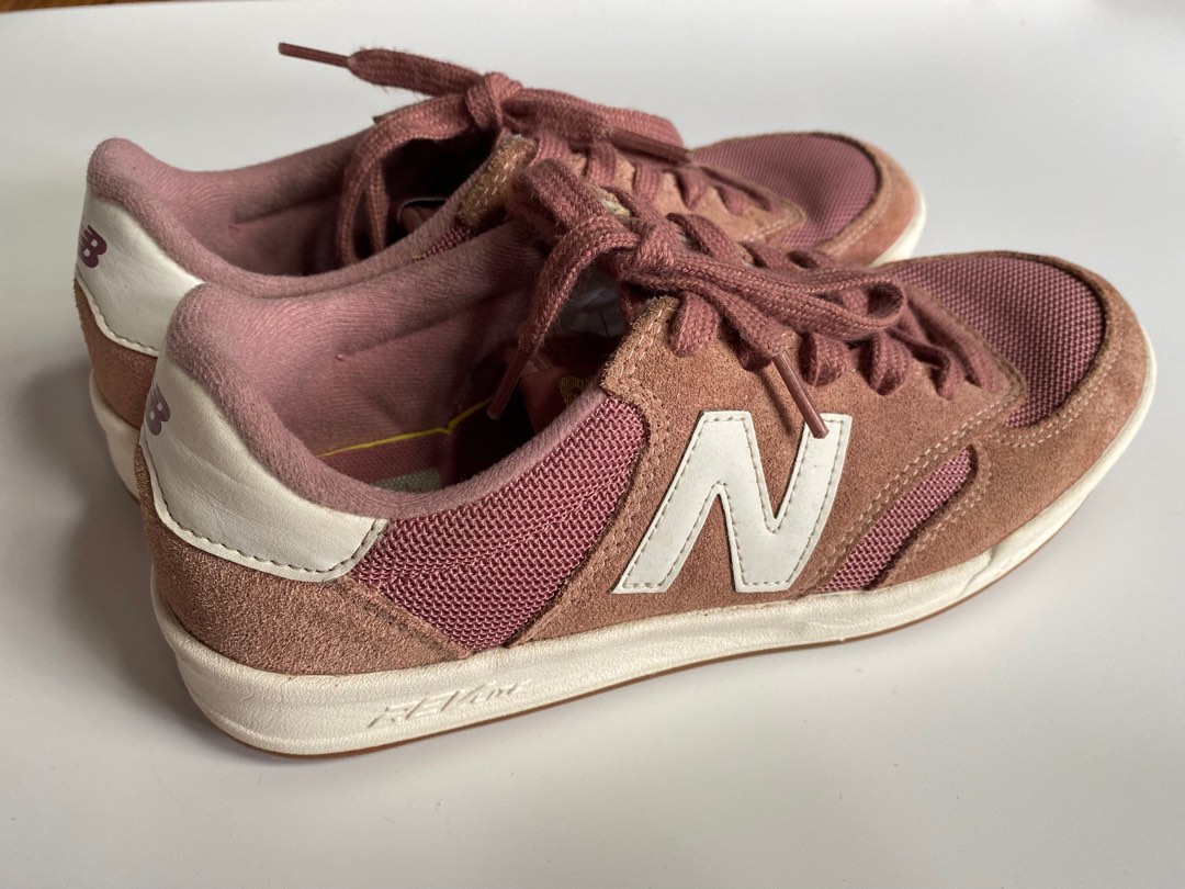 New Balance Revlite Mode Le Vie Type 300, Fesyen Wanita, Sepatu di ...